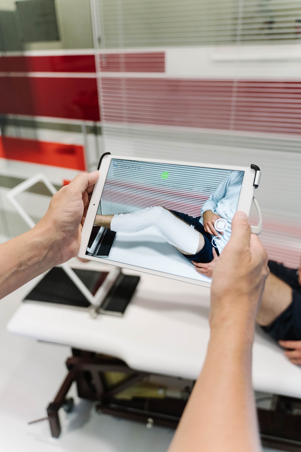 A Guide to Choosing Home Health Monitoring Devices